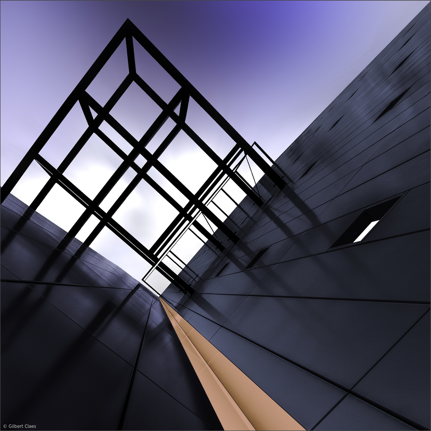 trapeze wall by Gilbert Claes