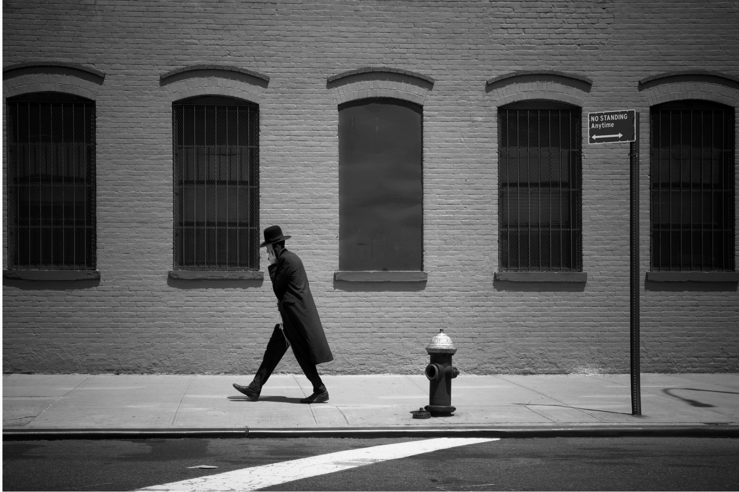 No standing anytime by Mania De Praeter