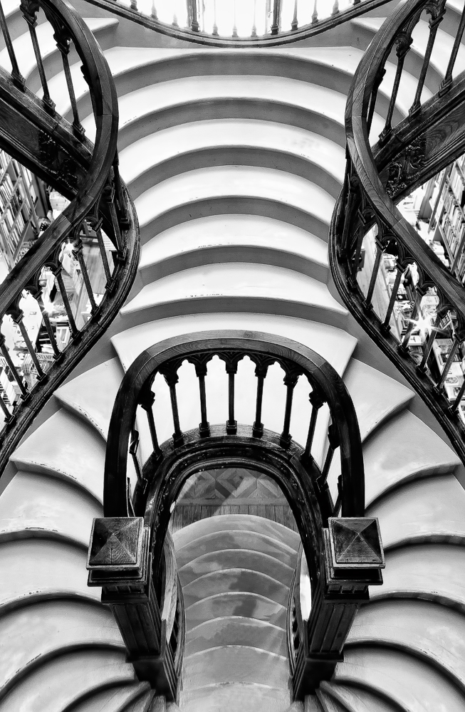 Extra curves by Hugo Marques