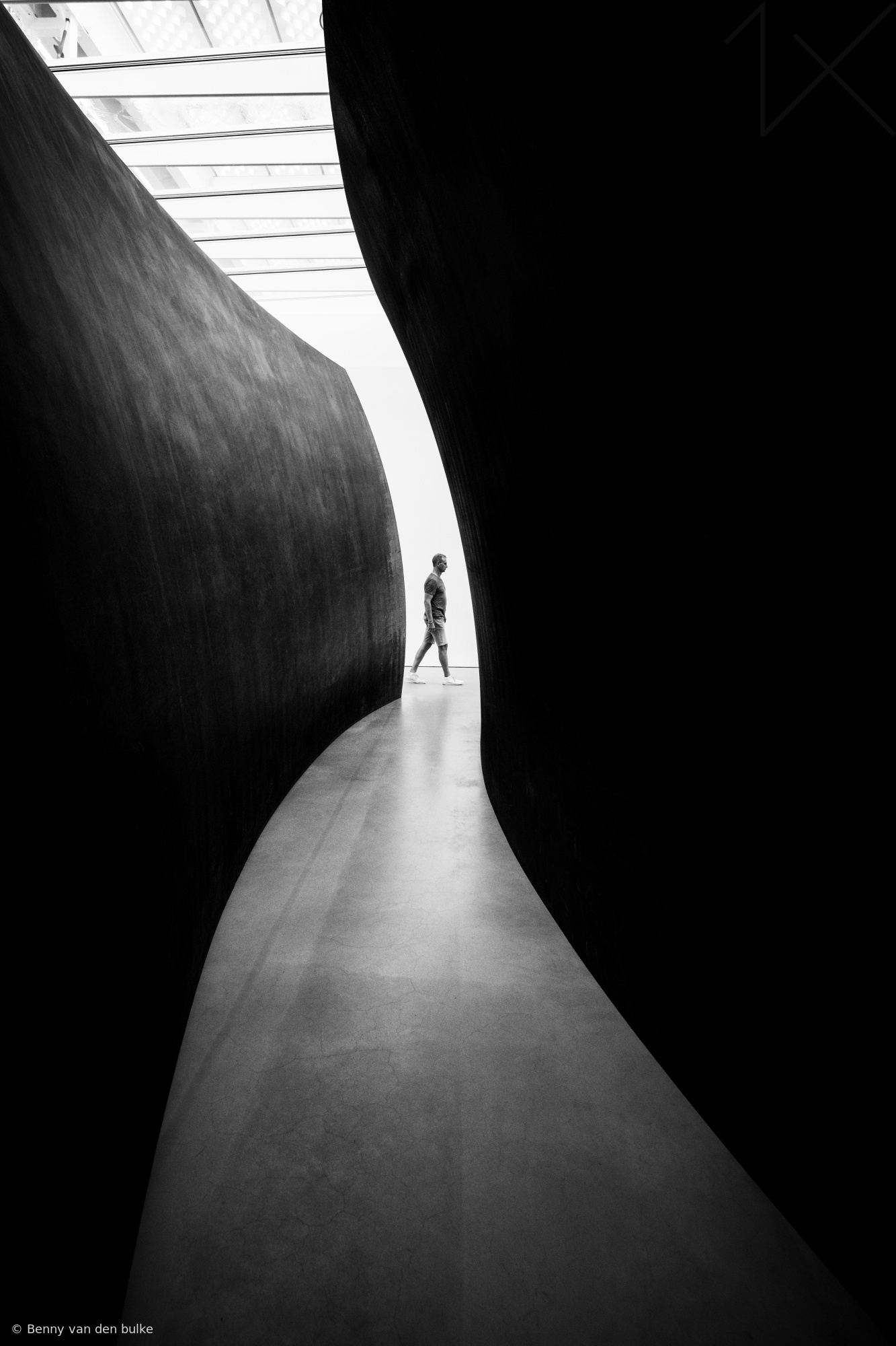 curvacious 1 by Benny van den bulke